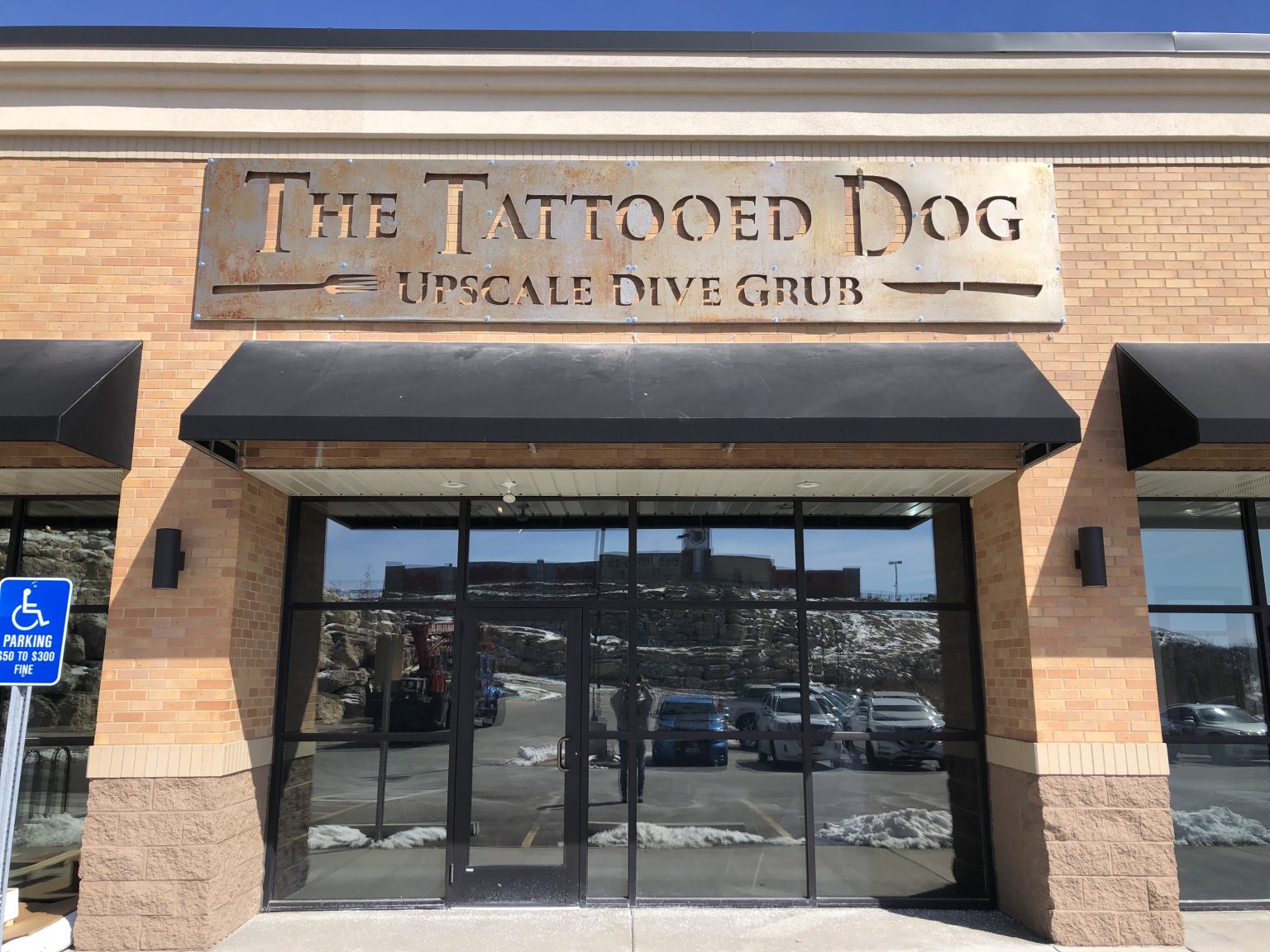 Cabinet Signs - Signature Signs | St. Louis