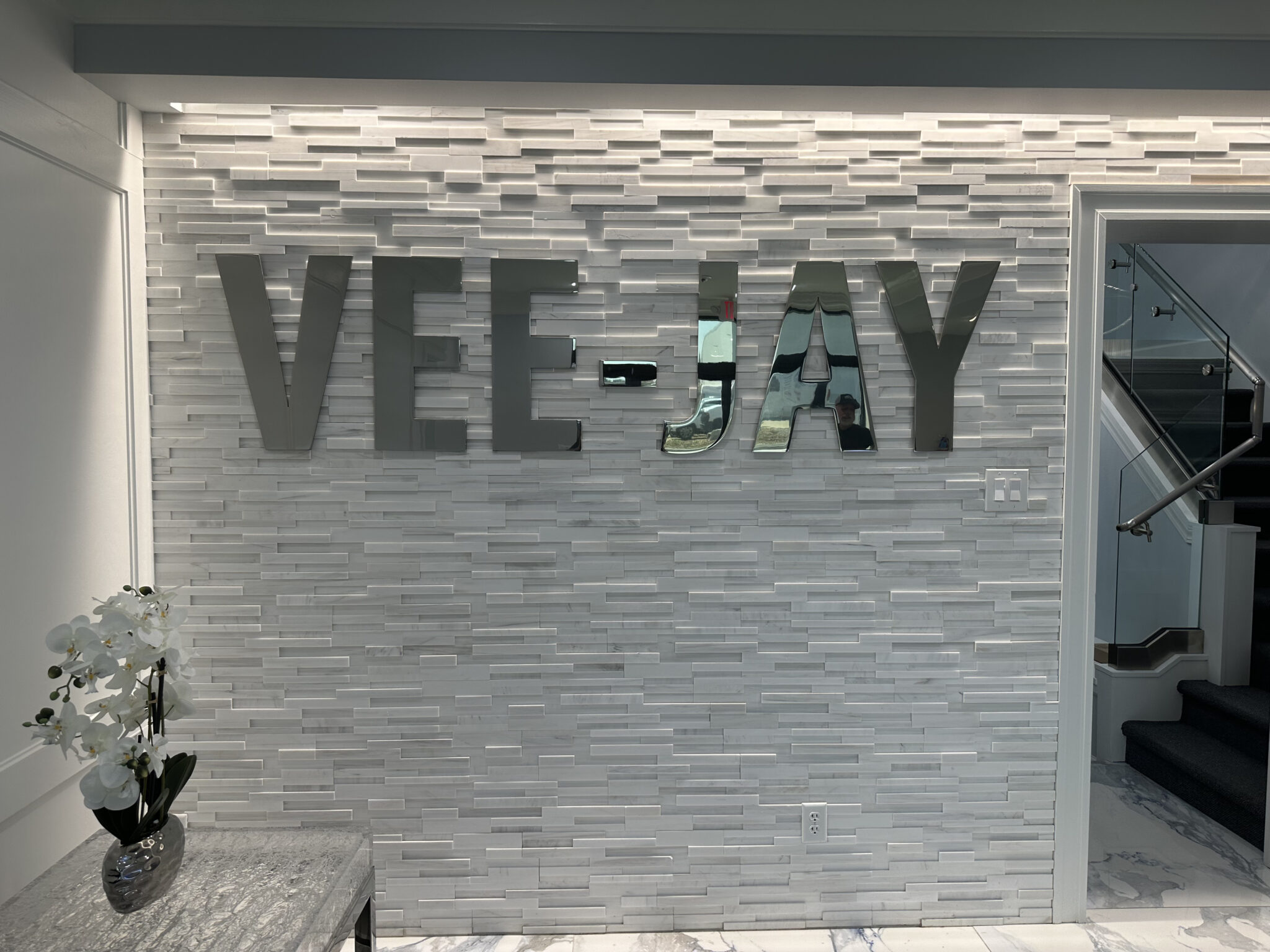 Lobby Signs - Signature Signs | St. Louis